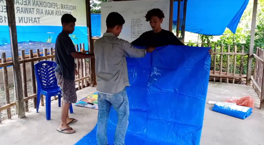 Cara Melipat Terpal Kolam Agar Hasilnya Lebih Rapi