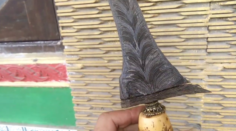Filosofi dan Tuah Pamor Keris Blarak Sineret yang Menarik