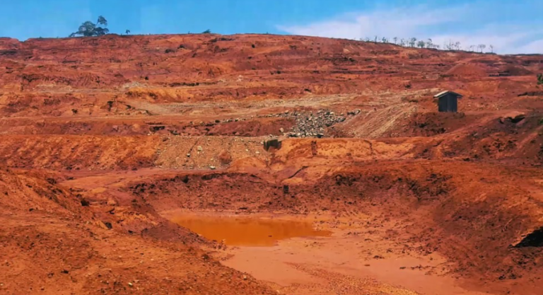 Manfaat Tanah Laterit - Keajaiban Tanah Merah - Hasiltani.id