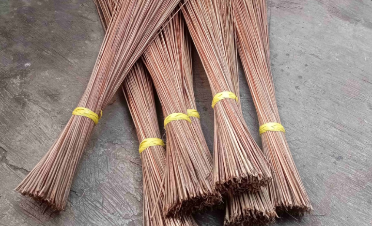 Cara Membuat Sapu Lidi dari Pelepah Daun Kelapa yang Tahan Lama