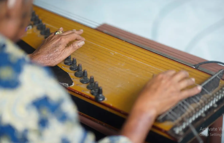 Panduan Lengkap Cara Memainkan Alat Musik Kecapi - Teknik dan Fungsi